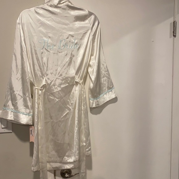 Ambrielle | Intimates & Sleepwear | New Ambriell The Bride Robe Size M ...
